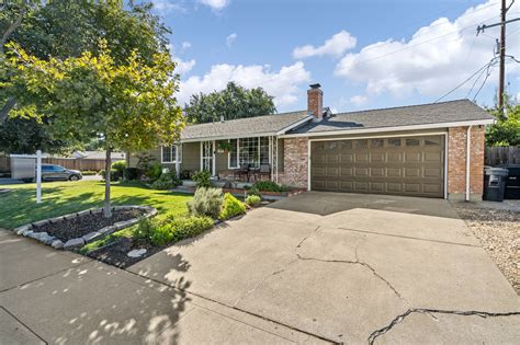 1320 W Beverly Pl Tracy Ca 95376 K Robb Designs