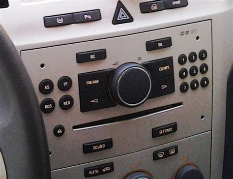 Opel CD30 mp3 Aux In : Biete