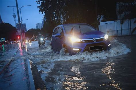 Sepang Putrajaya Hit By Flash Floods