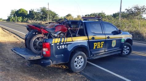 PRF Flagra Motociclistas Disputando Racha E Realizando Manobras