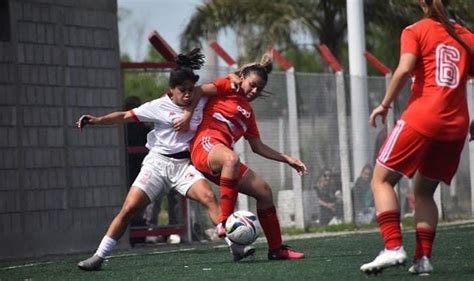 La Novia Del Diablito Echeverri Y Un Debut Especial Con La Reserva
