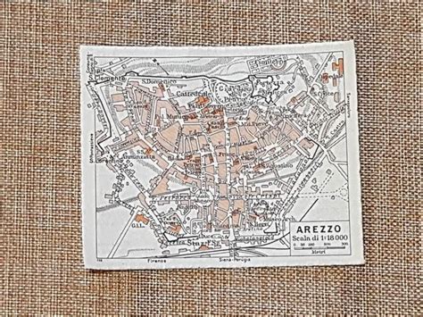 CARTA GEOGRAFICA PIANTA o piantina del 1939 La città di Arezzo Toscana
