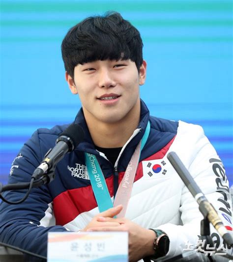 미소 짓는 올림픽챔피언 윤성빈 노컷뉴스