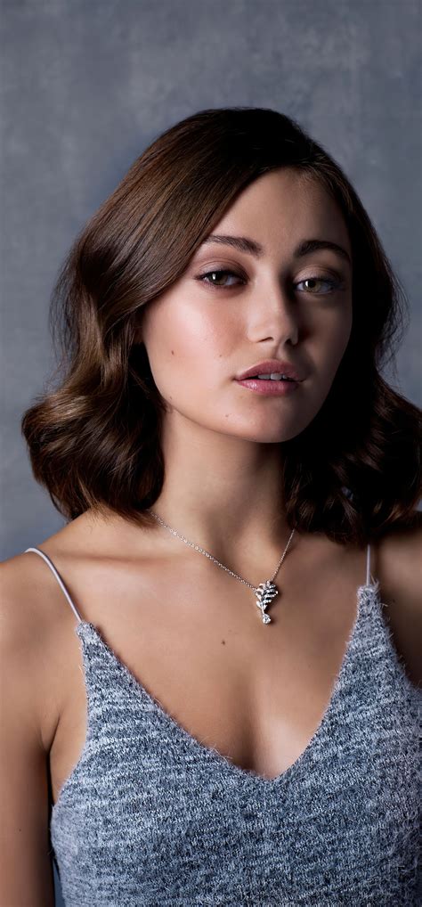 1242x2668 Ella Purnell 2020 Iphone Xs Max Hd 4k Wallpapersimages