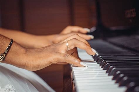 Le 10 Migliori Canzoni Per Pianoforte Da Suonare Con Accordi Facili