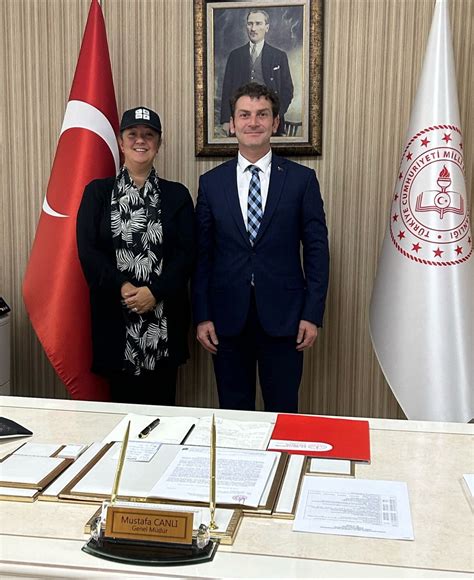 Ve Robincodeorg Olarak Snmustafa Canlı Meb Yeğitek Genel Müdürümüze Gozde Erbaz