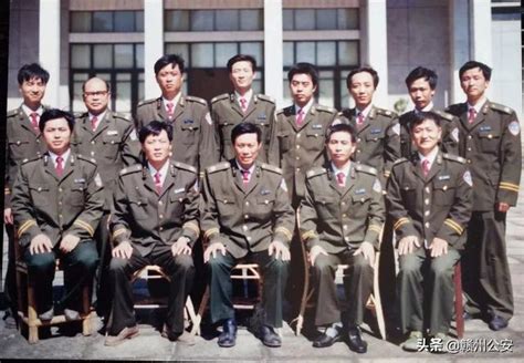【70年公安記憶】70年的警服都在這兒，你見過多少？ 每日頭條
