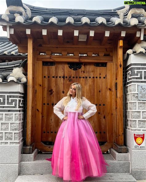 Bebe Rexha Wiki Biography Age Gallery Spouse And More