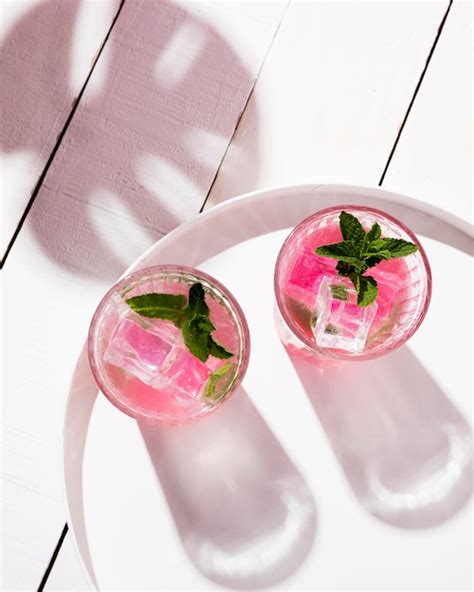 Free Photo Ice Cold Fruit Aroma Drink Glasses