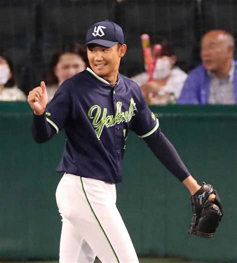 ＜神・ヤ12＞7回2死二塁、中野を三振に打ち取り、笑顔を見せる奥川（撮影・平嶋 理子） ― スポニチ Sponichi Annex 野球