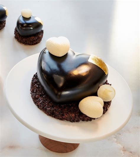 예뻐서 어떻게 먹지 호텔 한정판매 발렌타인데이 케이크 예뻐서 어떻게 먹지 호텔 한정판매 발렌타인데이 케이크