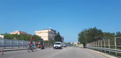 Nuovi Guard Rail Sul Ponte Dellautostrada Lavori Su Viale Pertini