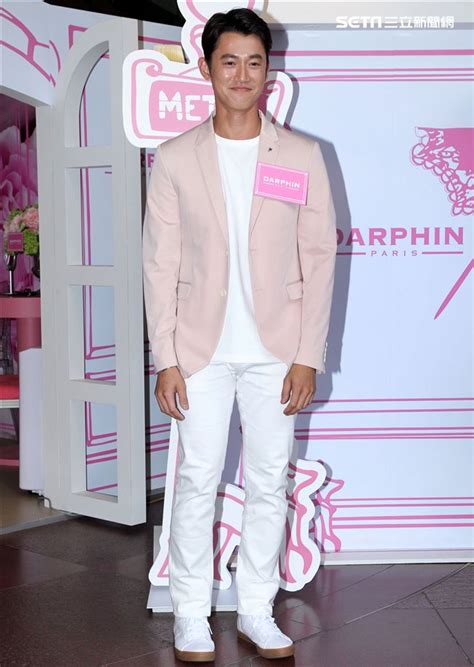 影帝吳康仁擔任粉紅店長分享保養祕訣｜娛樂圖輯｜娛樂星聞 Starsetncom