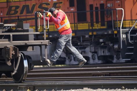 Explainer How Rail Strike Would Impact Consumers Businesses Amtrak