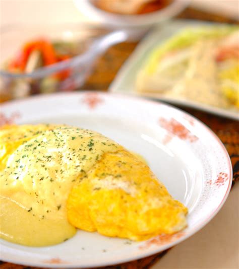 「カレーチーズがけオムライス」の献立・レシピ 【e・レシピ】料理のプロが作る簡単レシピ20100502公開の献立です。