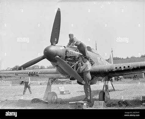 ROYAL AIR FORCE FRANCE 1939 1940 Mechanics Servicing The Engine Of