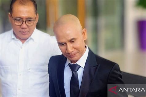 Bulan Madu Rizky Febian Dan Mahalini Ditawari Nyanyi Bareng Di Bali