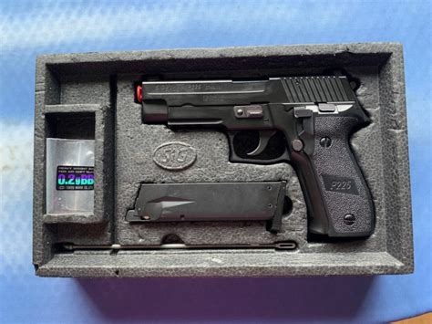 Sig Sauer P226 Rail Tokyo Marui