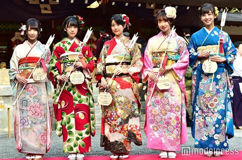 生田絵梨花、堀未央奈ら乃木坂46“96年組”が成人式 艶やかな振袖姿を披露＜会見コメント全文／写真特集＞ モデルプレス