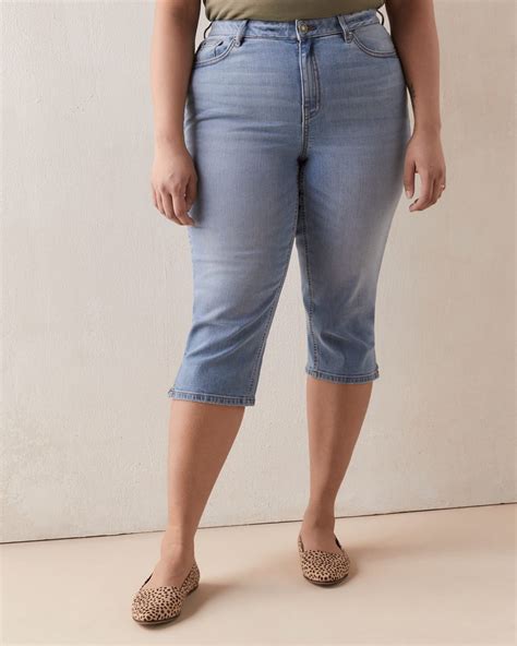 Curvy Straight Leg Denim Capri Dc Jeans Penningtons