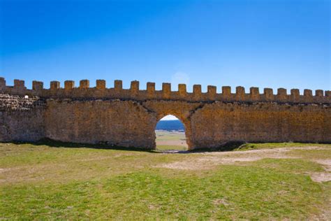 120 castillo de gormaz fotografías de stock fotos e imágenes libres