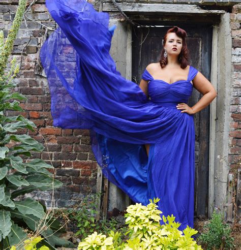 4 The Curvy Fashionista