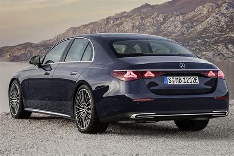 Mercedes Benz E Class W214 Debut Memperlihatkan Perubahan Mutakhir