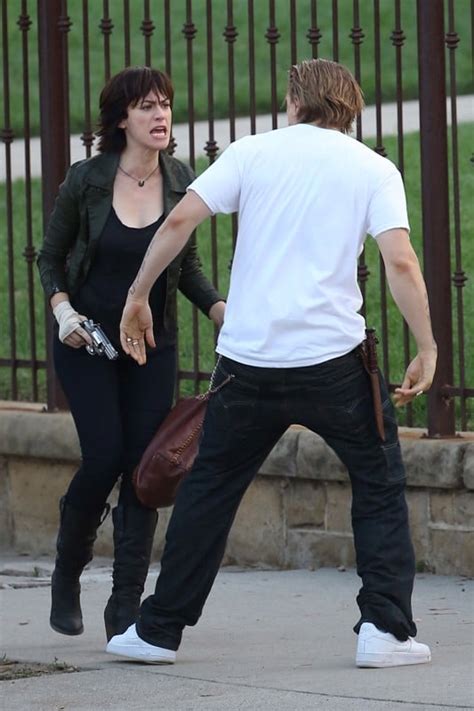 Charlie Hunnam And Maggie Siff Shoot Fight Scene For Sons Of Anarchy