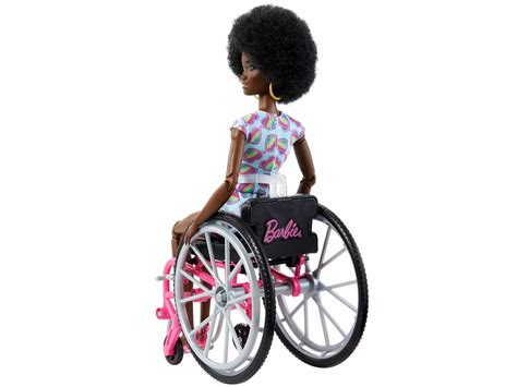 Boneca Barbie Fashionistas Wheellew Idade Mínima Recomendada 5 anos