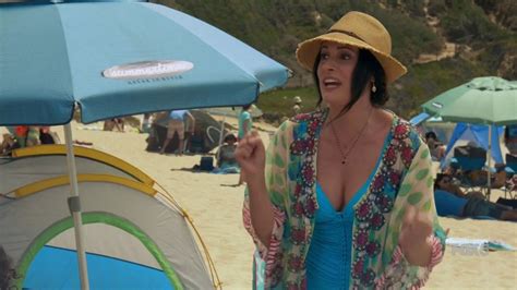 Paget Brewster Desnuda En Grandfathered