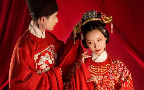 Hỷ Phục Truyền Thống Của Trung Quốc Là Gì