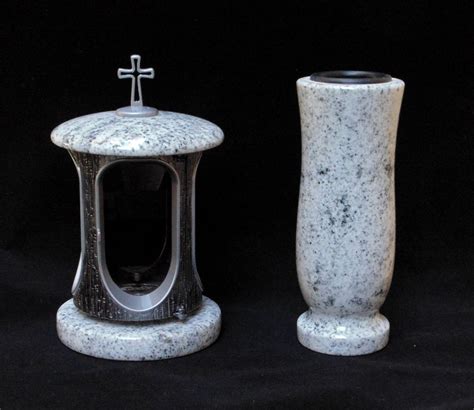 Grablaterne Mit Vase Grablicht Grableuchte Grabschmuck Aus Viscont Granit Kaufen Bei Hood De