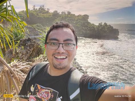 Review Realme Pro G Layar Hz Nyaris Bezelless Fitur Lengkap Laptophia