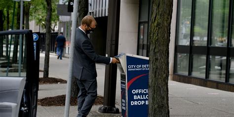 Michigan Judge Extends Mail In Ballot Deadline Wsj