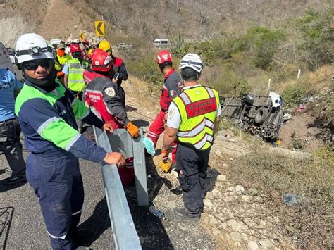 La Jornada Volcadura En Oaxaca Deja 19 Muertos