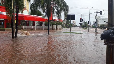 Chuva Causa Alagamentos Em Uberlândia V9 Tv Uberlândia
