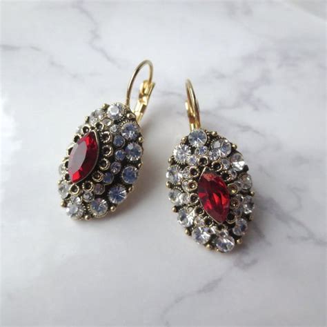 Jewelry Vintage Look Faux Gold Ruby And Diamant Sleeper Earrings