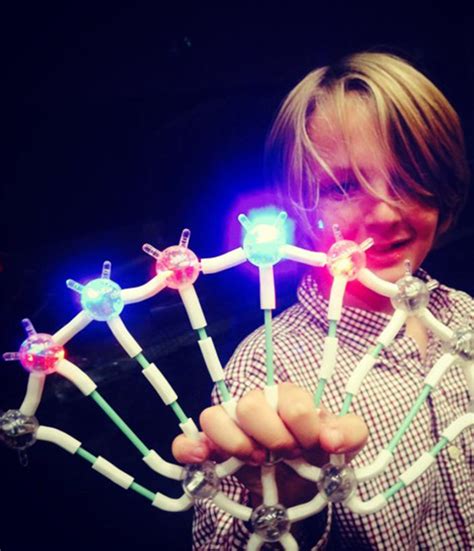 Светещ конструктор за игра Нови подаръци