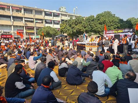 बांग्लादेश में हो रहे हिंदुओं के नर संहार के खिलाफ सनातन सुरक्षा समिति