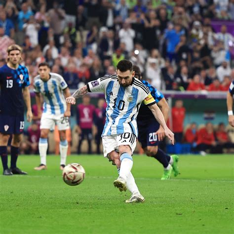 Messi superó a Batistuta y es el máximo goleador argentino en mundiales