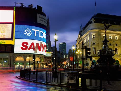 Wallpaper London City Street Cityscape Night Reflection Road