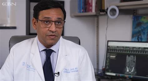 Mulher que sofreu parada cardíaca volta à vida Ouvi uma voz dizer
