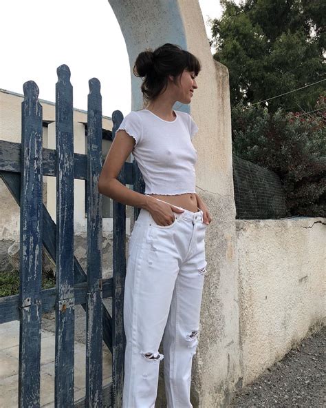 Katharina Holler Outside Scrolller