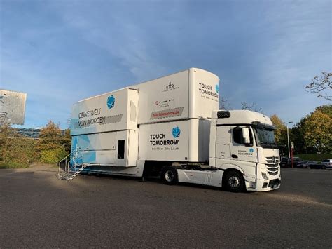 MINT Berufe Der Zukunft Greifbar Machen Der Touch Tomorrow Truck Am