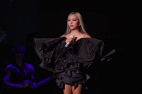 心疼！張惠妹暴哭演唱中斷 當眾沮喪道歉：我真的很對不起你們 Ettoday星光雲 Ettoday新聞雲