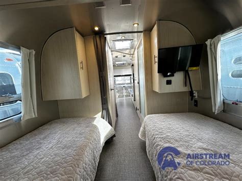 New 2023 Airstream Rv Flying Cloud 27fb Twin Hatch Travel Trailer At