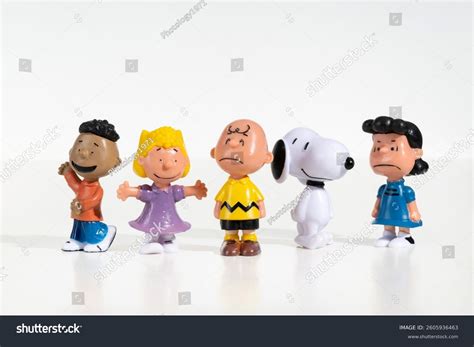 Peanuts Characters Lucy Van Pelt