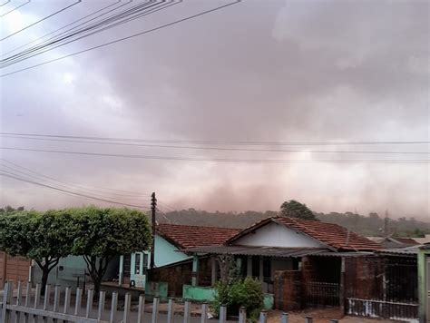 Abordagem Notícias Temporal Na Tarde Desta Sexta Feira Provocou Danos