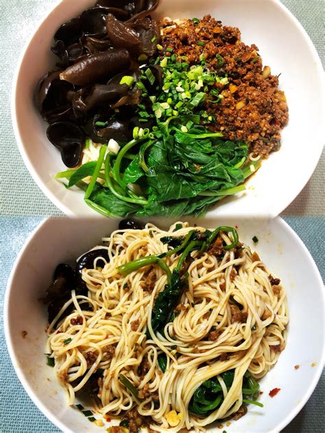 【家庭版重庆小面的做法步骤图，怎么做好吃】lorenza下厨房