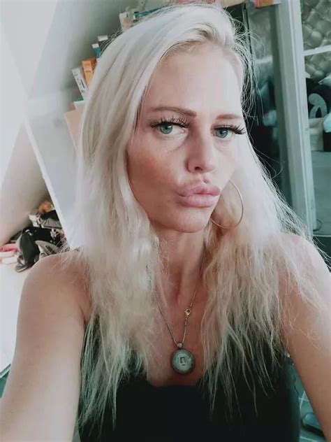 色鬼纏身金髮妹自爆叔叔死後硬上她狂摸下體早晚都要 時事台 香港高登討論區